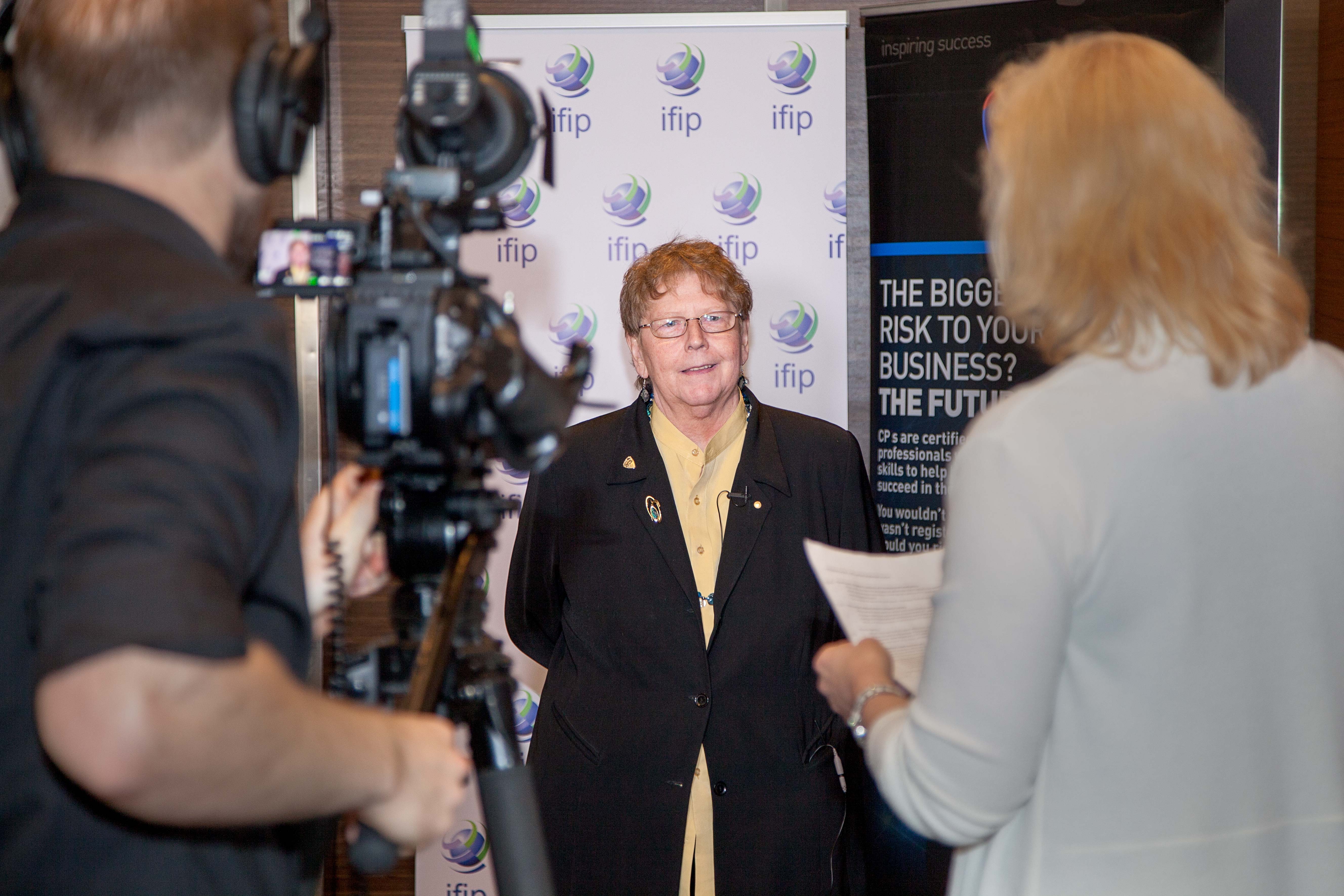 Vale Brenda Aynsley OAM | Information Age | ACS